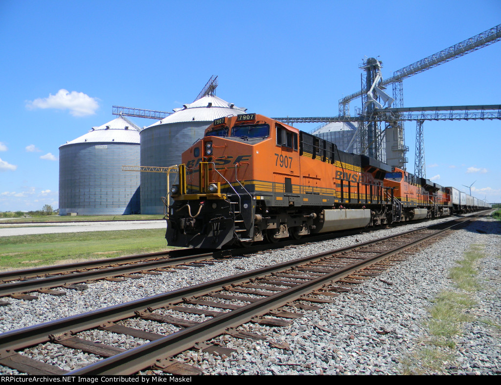 BNSF 7907